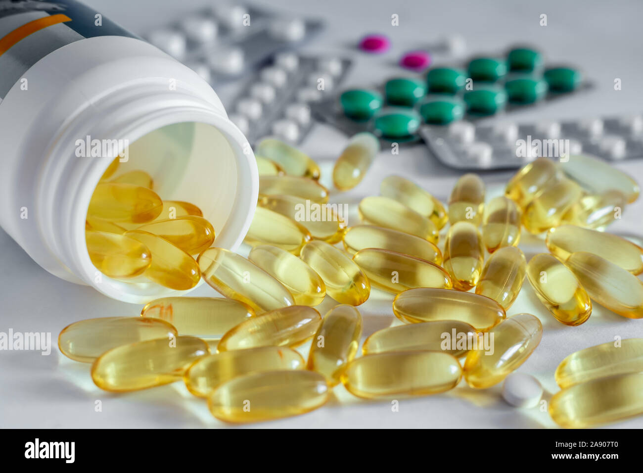 Pharmacy and medicine: different types of dosage forms Stock Photo - Alamy