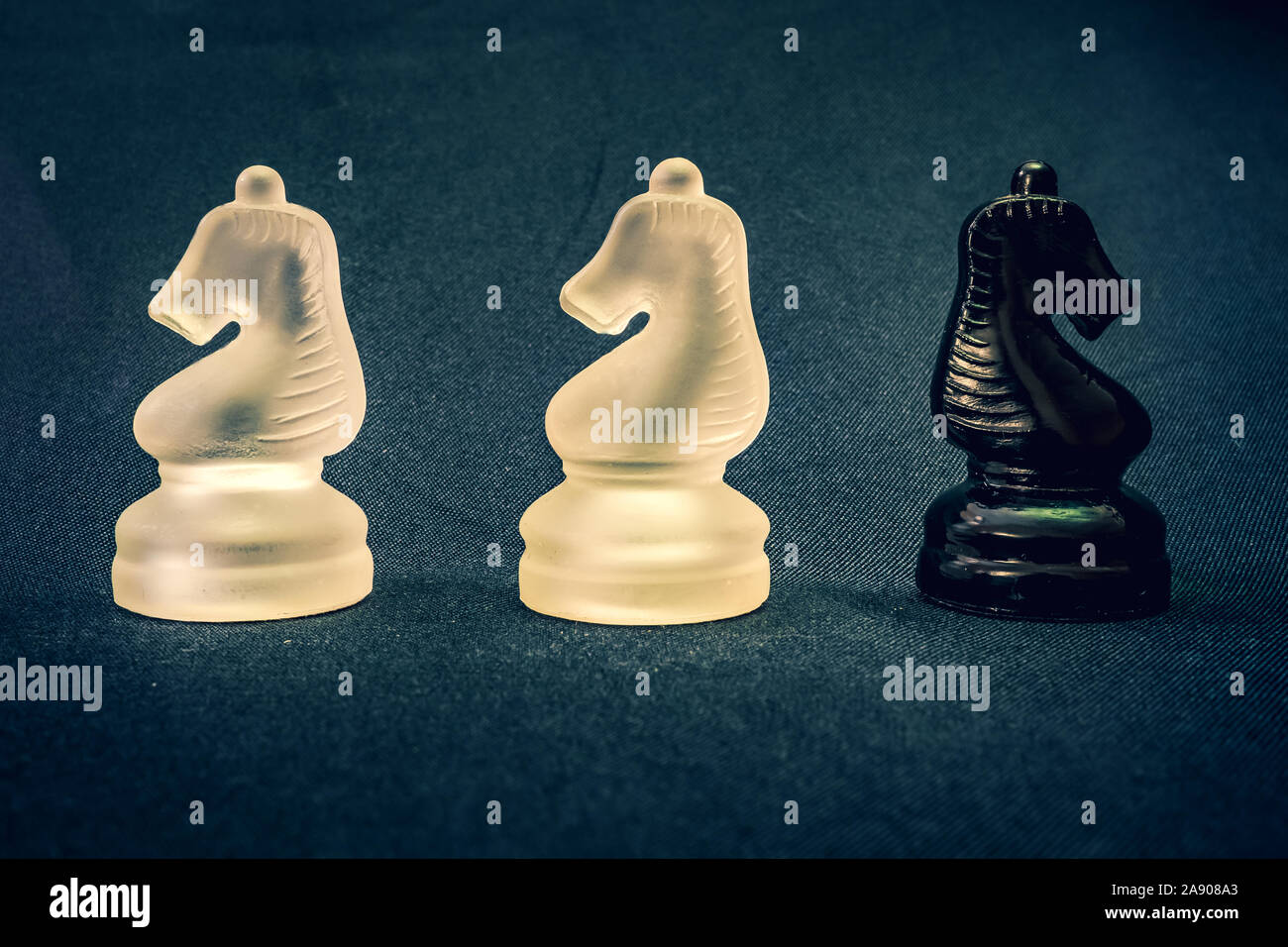 Knights chess pieces hi-res stock photography and images - Alamy