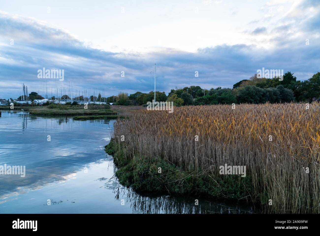 Hamble village hampshire england hi-res stock photography and images ...