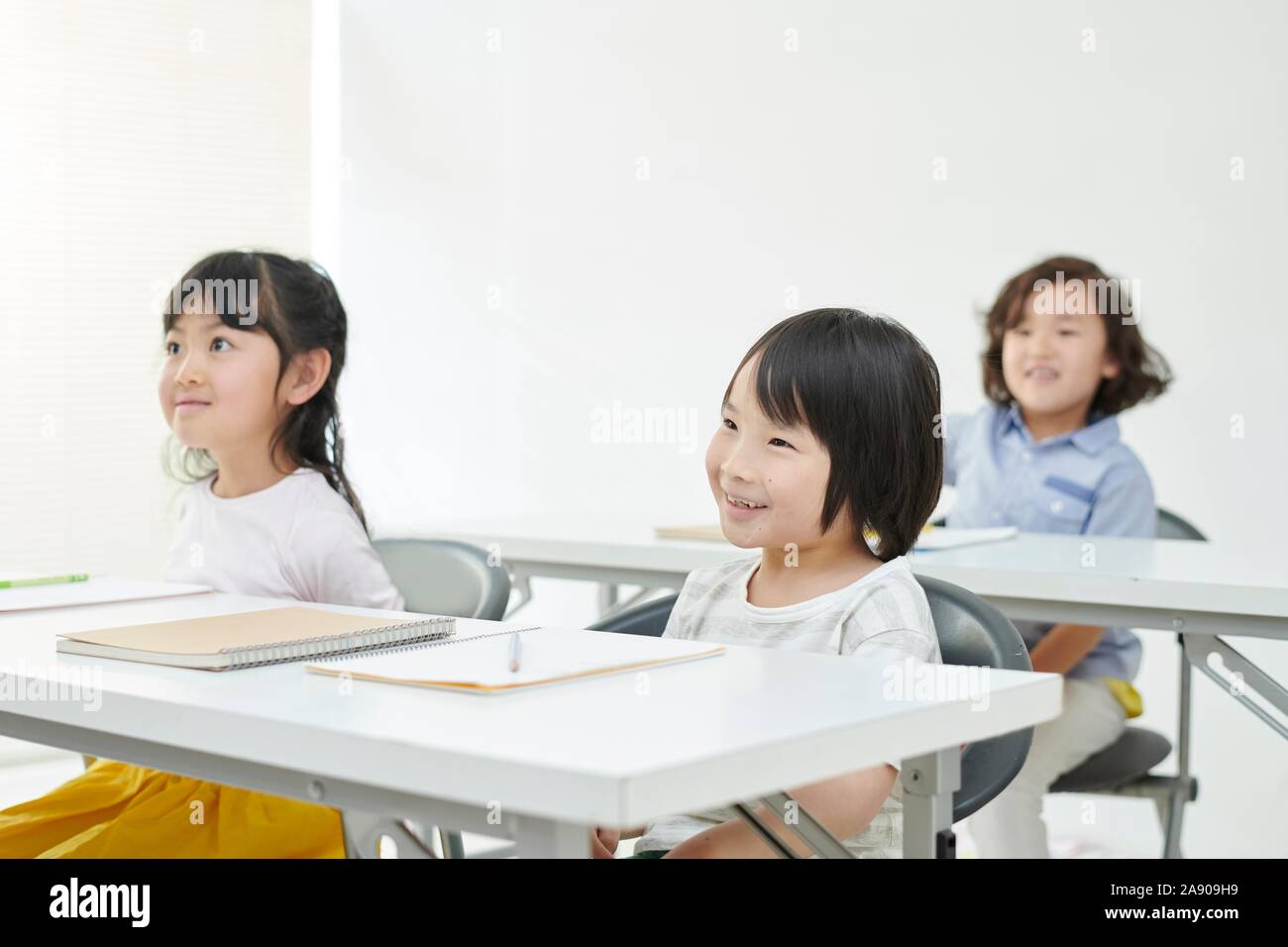 Japanese elementary school kids Stock Photo - Alamy