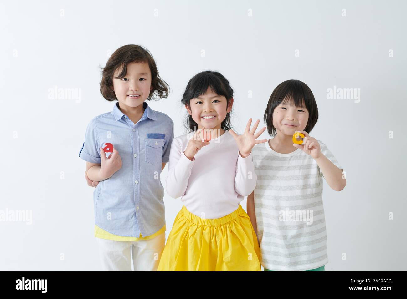 Japanese elementary school kids Stock Photo - Alamy