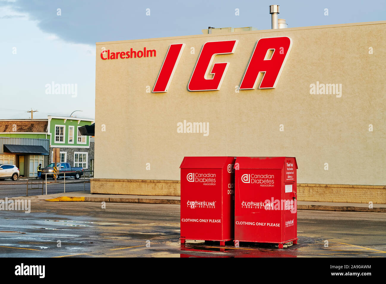 Iga store hi-res stock photography and images - Alamy