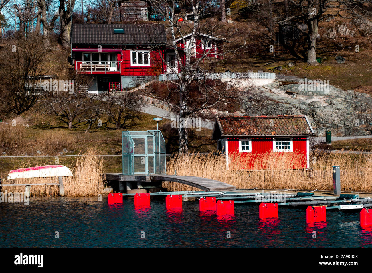 Red shack cabin hut house home hi-res stock photography and images - Alamy