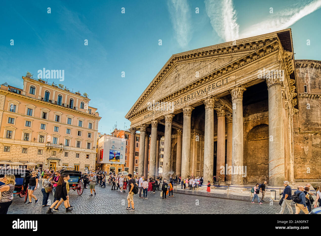 Visiting the square hi-res stock photography and images - Alamy