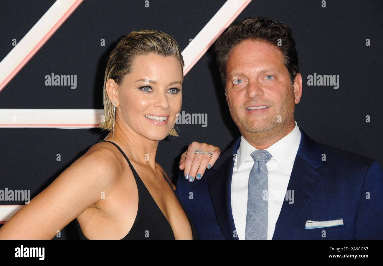 Elizabeth banks and max handelman hi-res stock photography and images ...