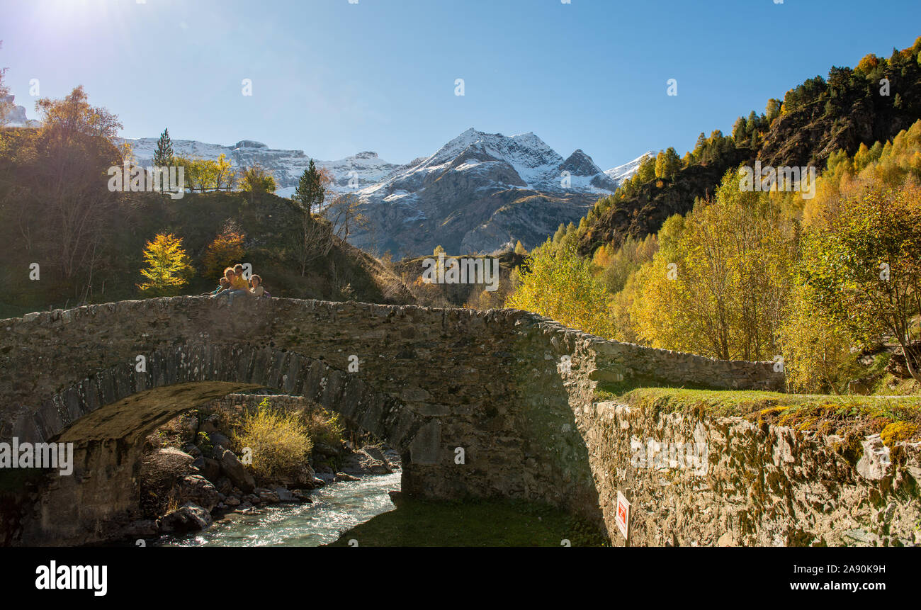Valley of the gave de gavarnie hi-res stock photography and images - Alamy