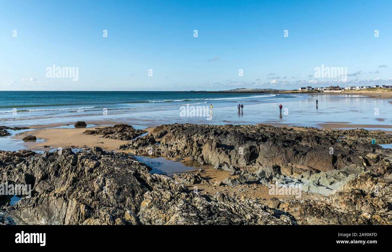 Beach view at Traeth Llydan, near Rhosneigr on the Isle of Anglesey ...