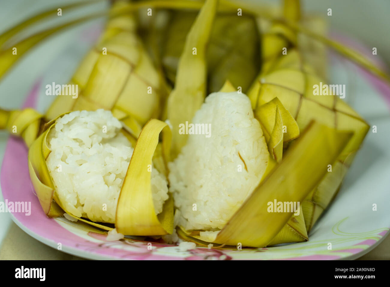 Food wrapped in leaves hi-res stock photography and images - Alamy
