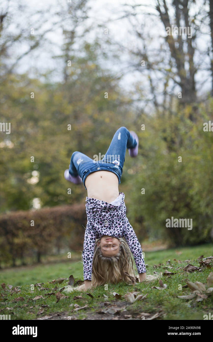 Acrobatics in the sun hi-res stock photography and images - Alamy