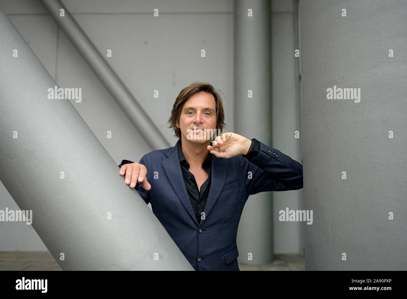 Main character photoshoot hi-res stock photography and images - Alamy