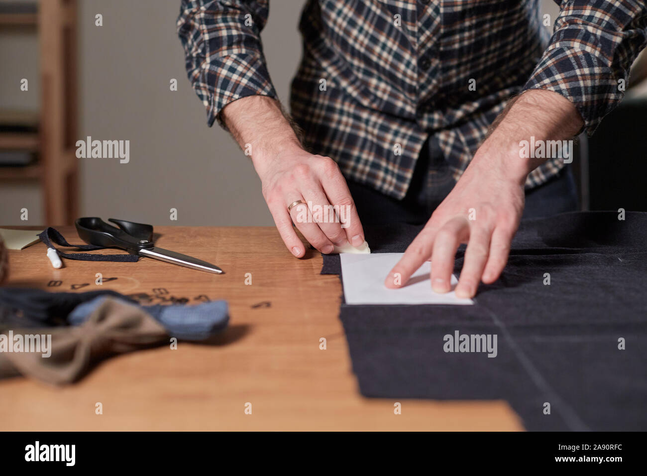 Cutting wool fabric line pattern hi-res stock photography and images ...