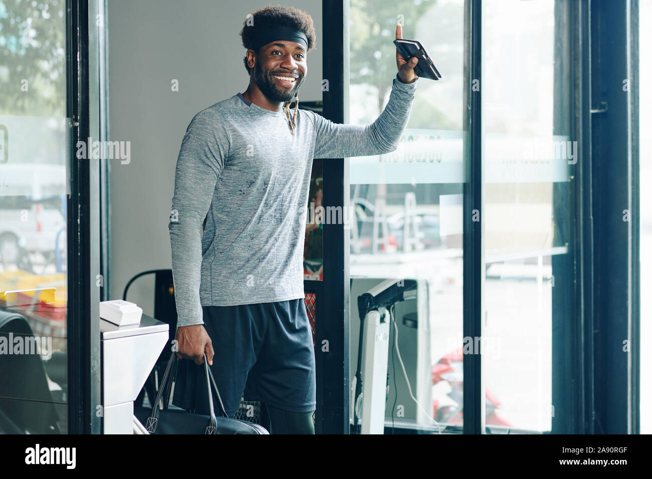 Saying bye hi-res stock photography and images - Alamy