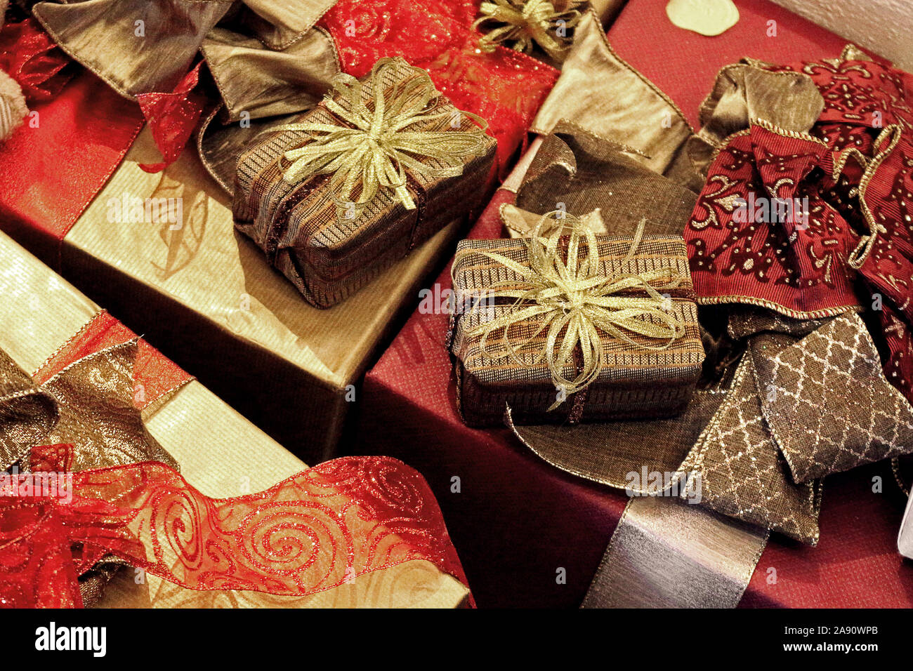 Still life of elegant, classic and vintage gift box Stock Photo - Alamy