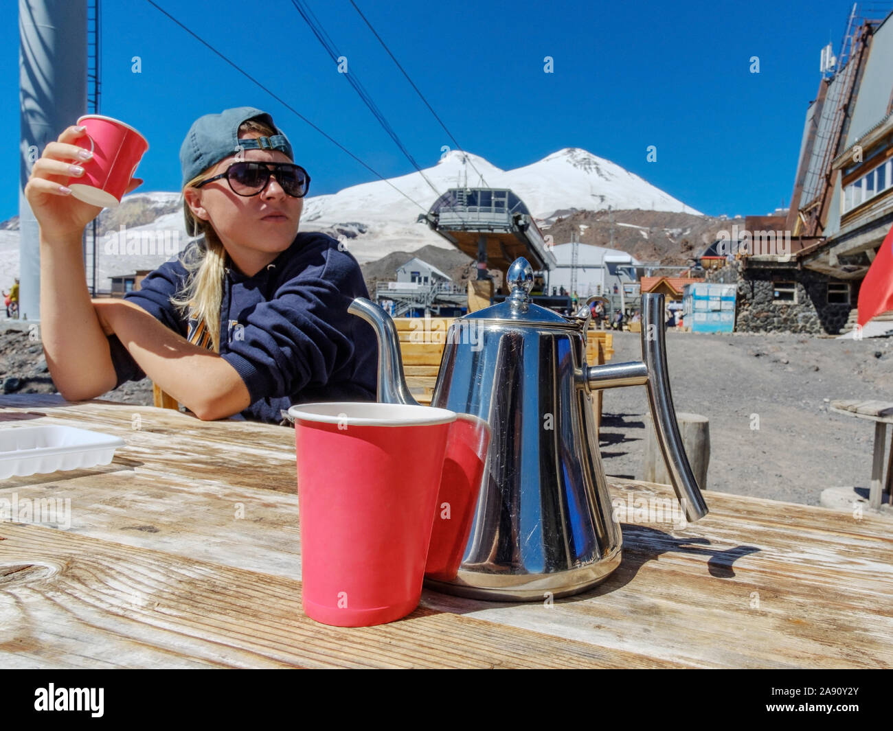 Paper cup base hi-res stock photography and images - Alamy