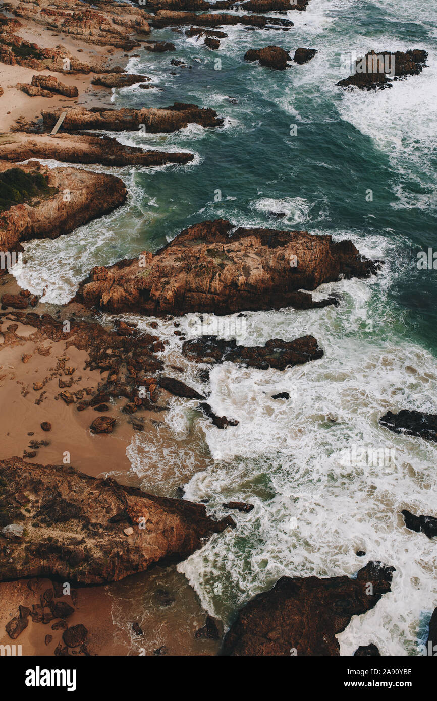 Sea ocean waves hitting rocks hi-res stock photography and images - Alamy