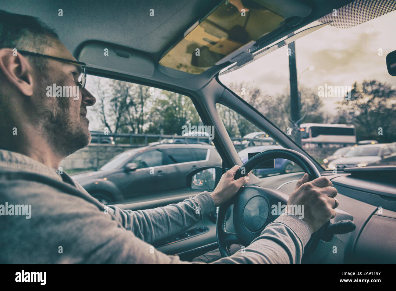 Car traffic light traffic jams hi-res stock photography and images - Alamy