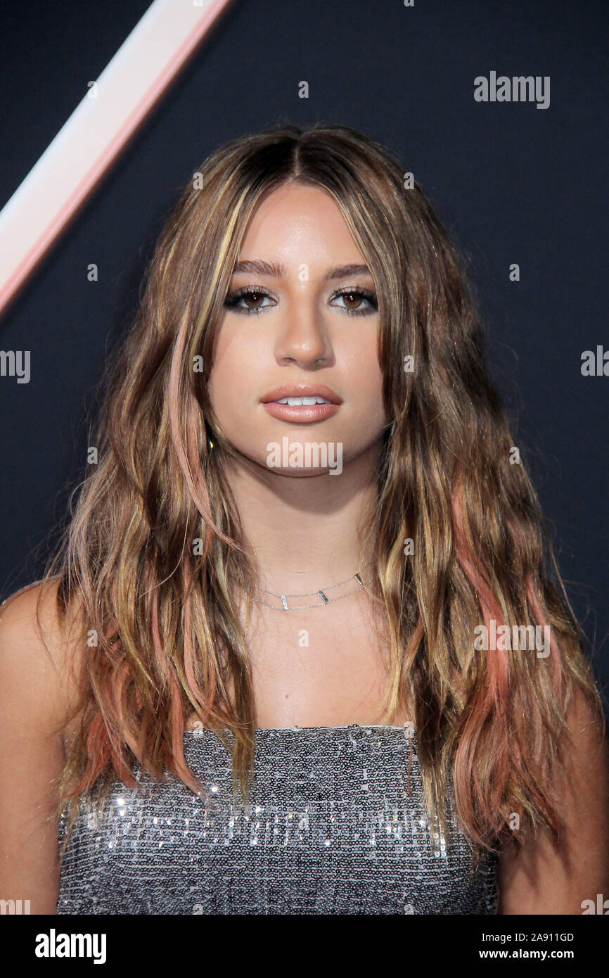 Mackenzie Ziegler High Resolution Stock Photography and Images - Alamy