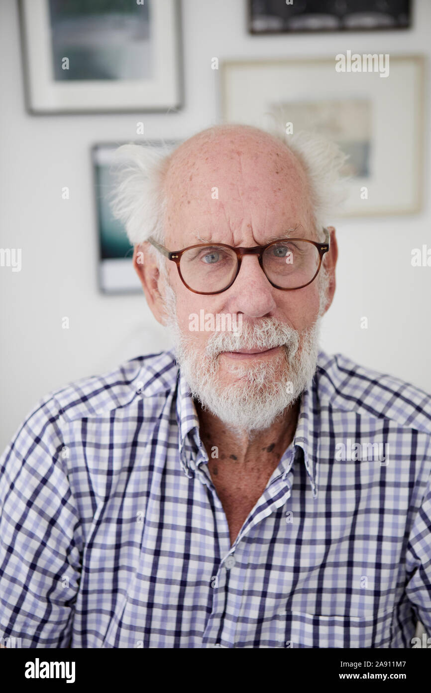 Portrait of senior man Stock Photo - Alamy