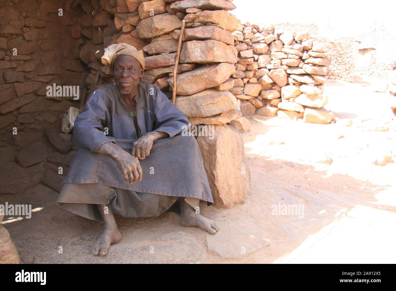 Dogon country : village of Pelou (plateau Stock Photo - Alamy