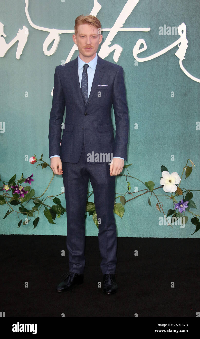 Mother domhnall gleeson hi-res stock photography and images - Alamy