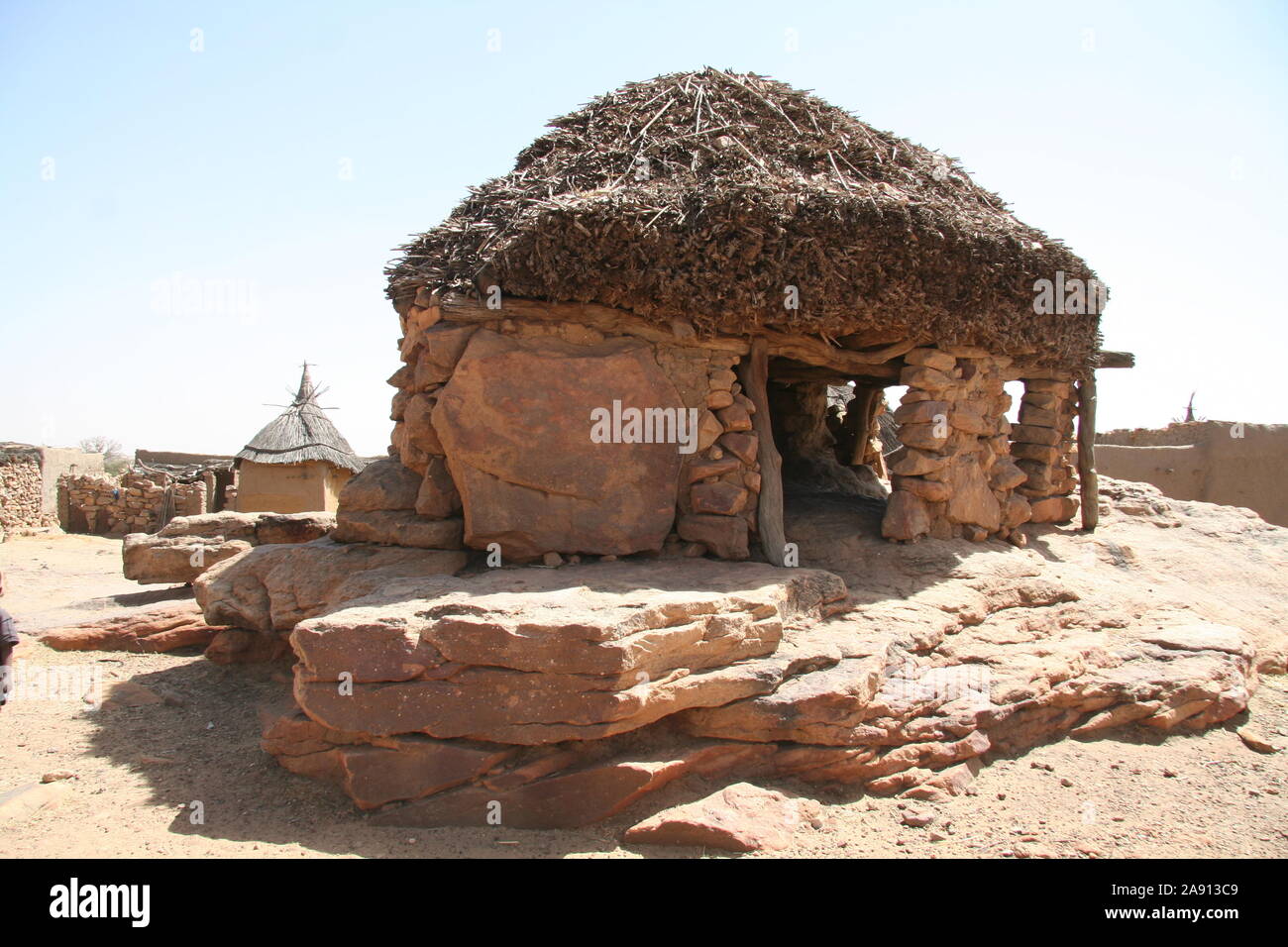 Dogon country : village of Pelou (plateau Stock Photo - Alamy