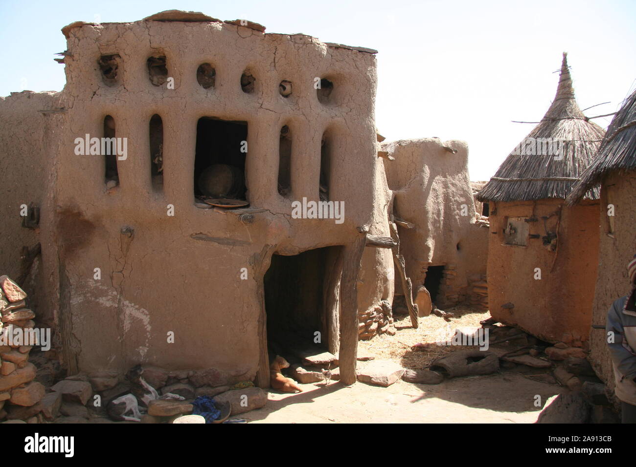 Dogon country : village of Pelou (plateau Stock Photo - Alamy