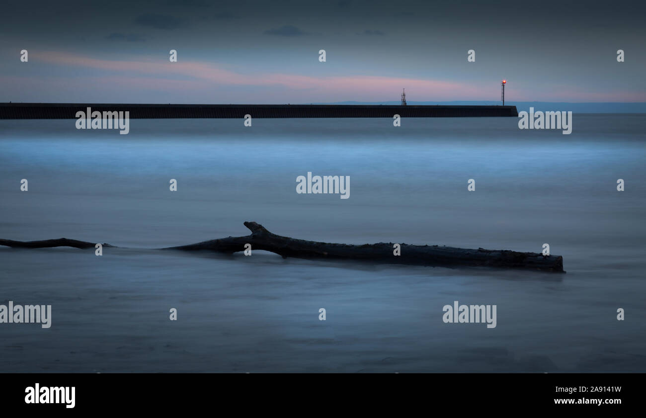Blue hour beach hi-res stock photography and images - Alamy
