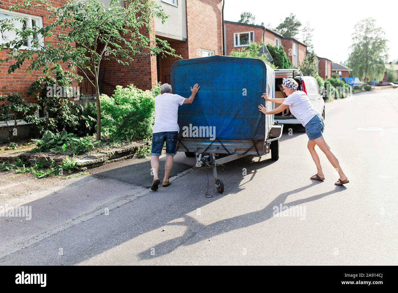 Woman pushing man away hi-res stock photography and images - Alamy
