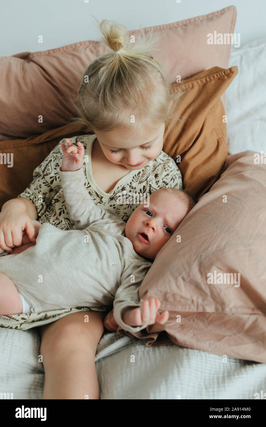 Sibling hi-res stock photography and images - Alamy