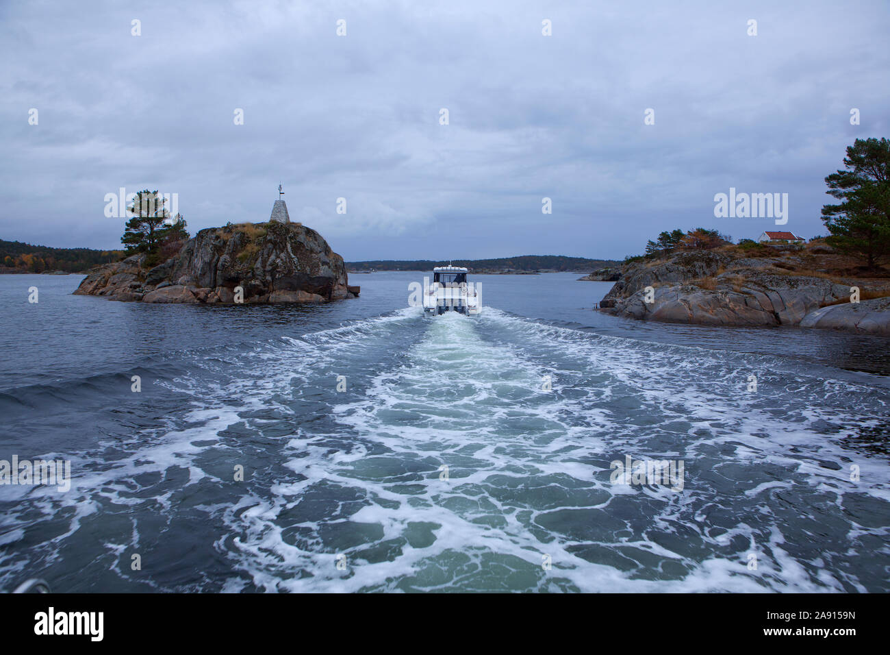 Rear view wake motorboat on hi-res stock photography and images - Alamy