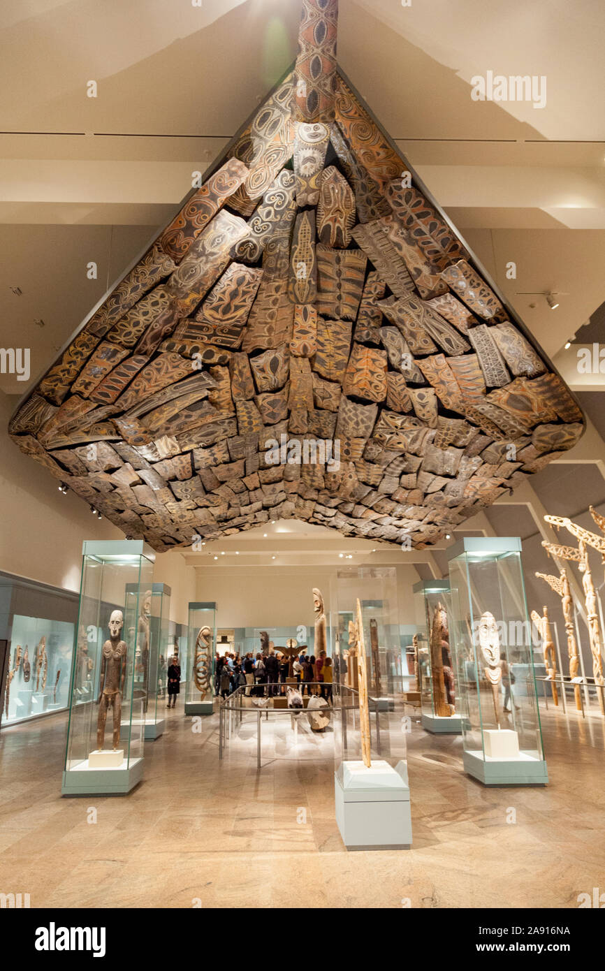Oceania display at the metropolitan Museum Of Art, Fifth Avenue, New ...