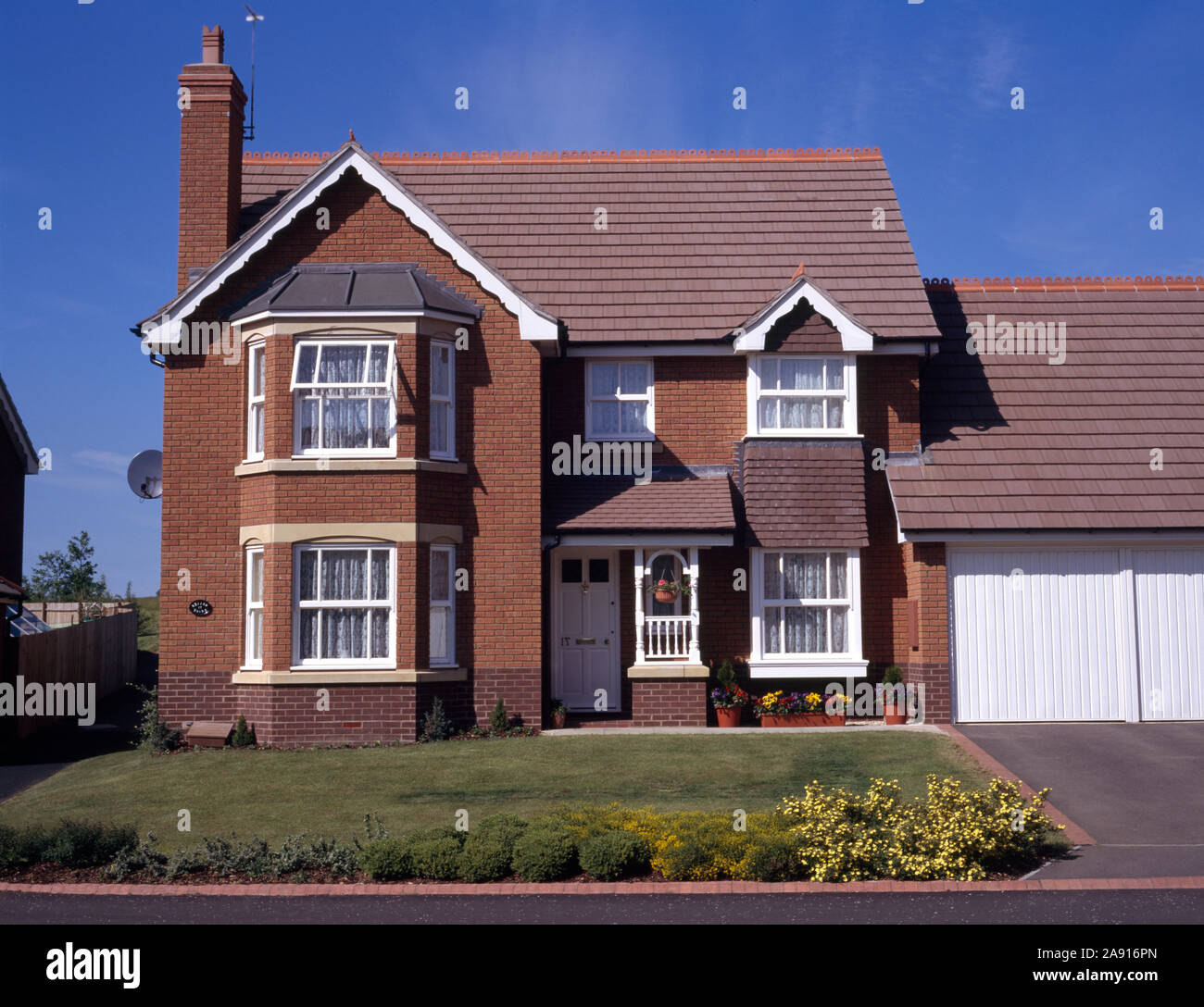 Suburban homes in UK Stock Photo - Alamy