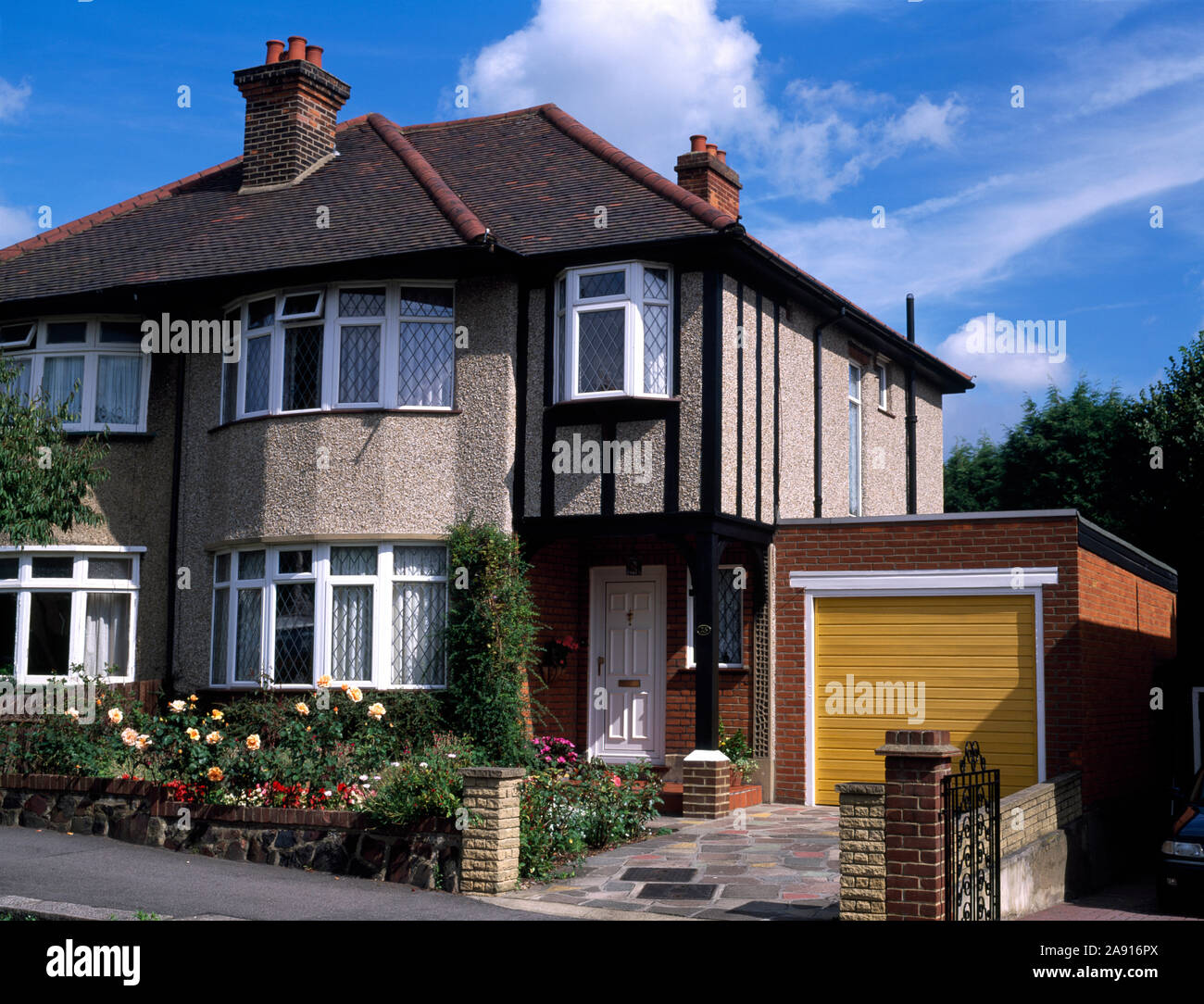 Suburban homes in UK Stock Photo - Alamy
