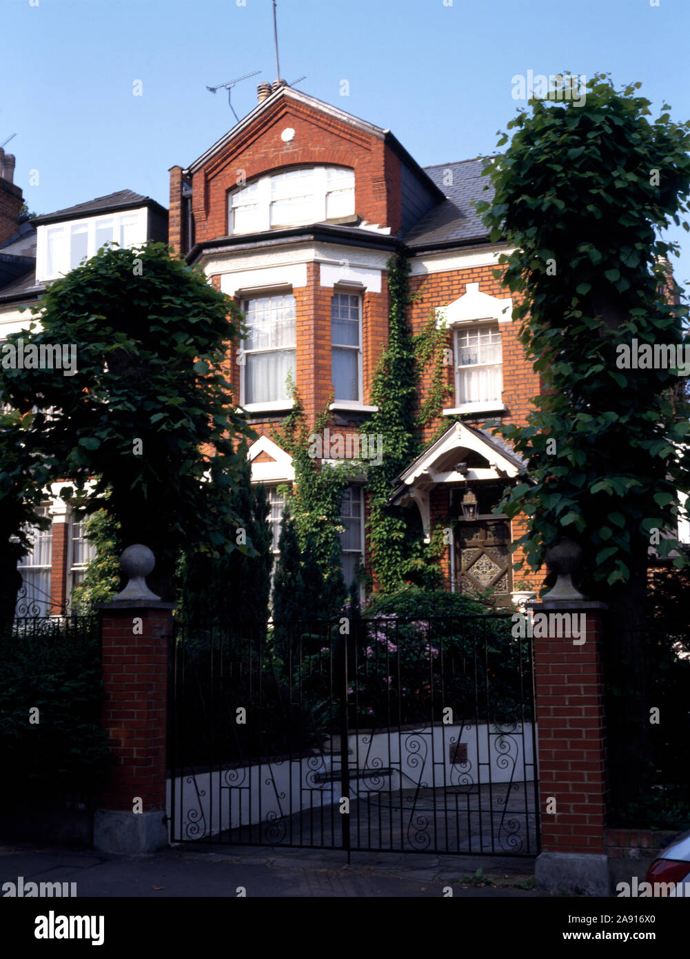 Exterior of house in London UK Stock Photo - Alamy