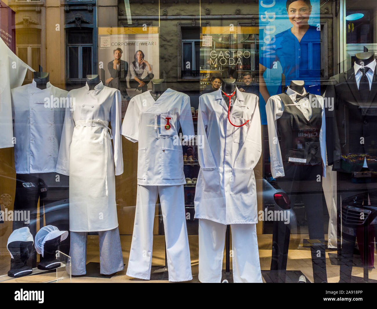 Chefs uniforms hi-res stock photography and images - Alamy