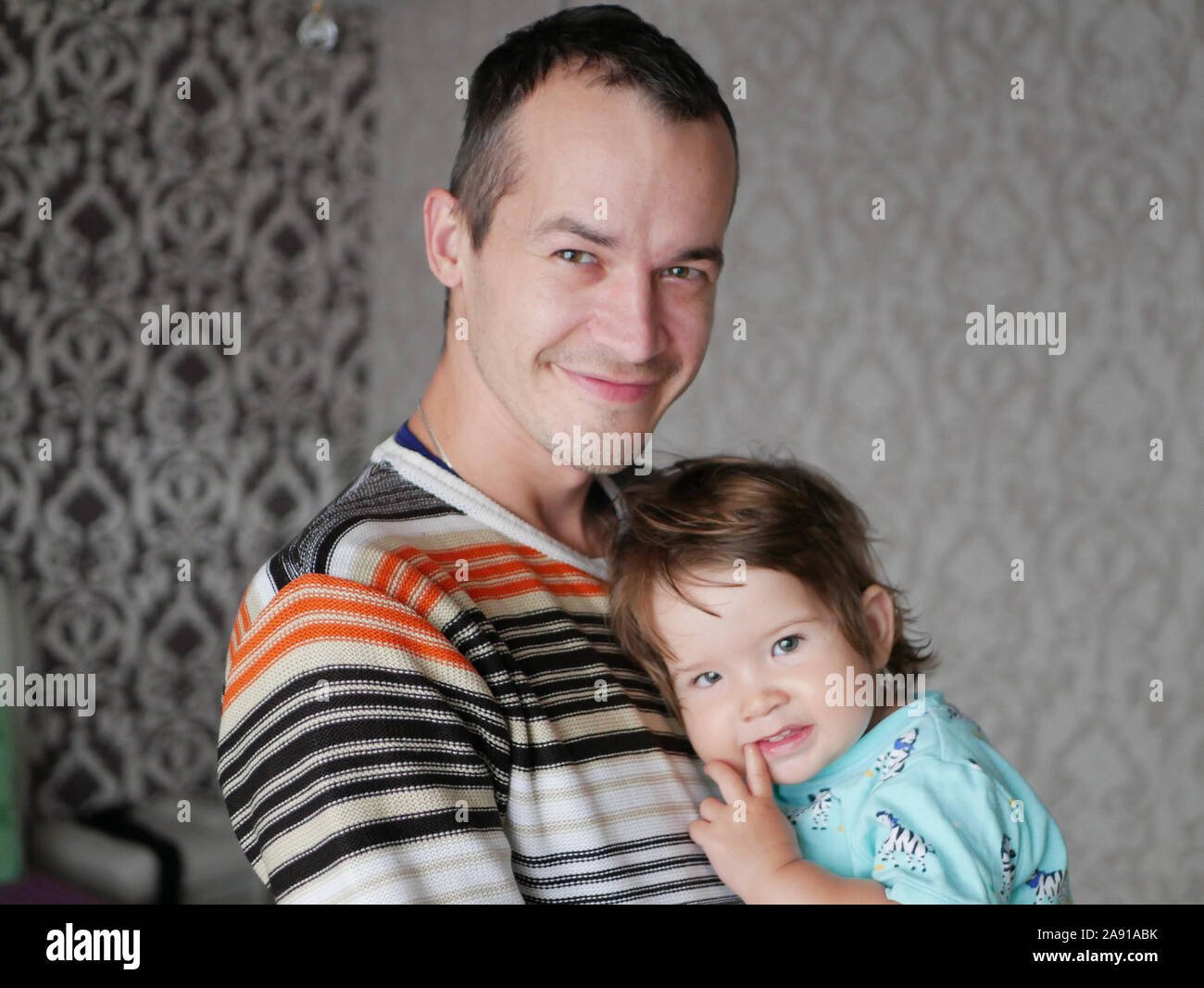 Father dad son black hug hi-res stock photography and images - Alamy