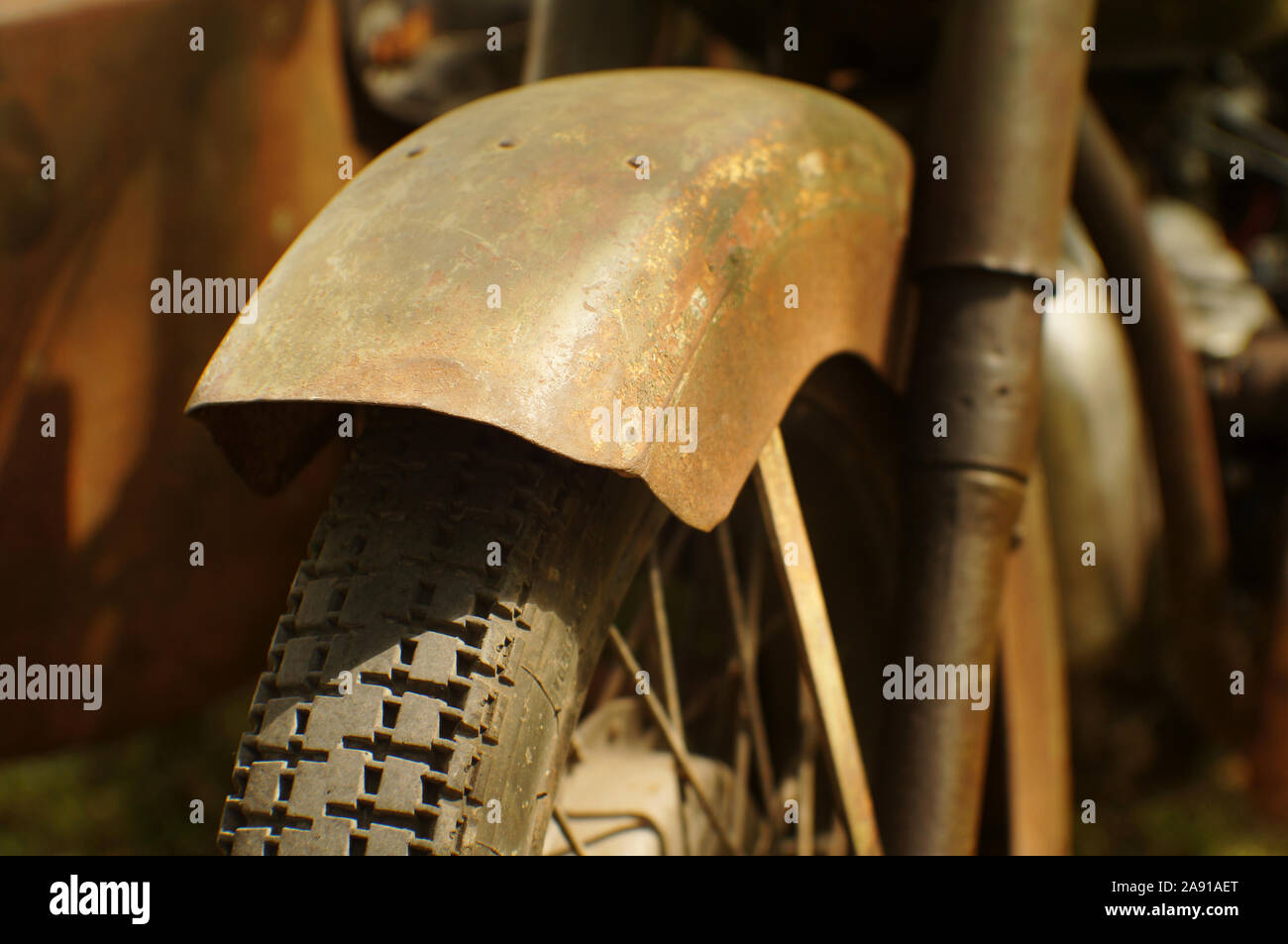 Vintage motorcycle wheel spokes hi-res stock photography and images - Alamy
