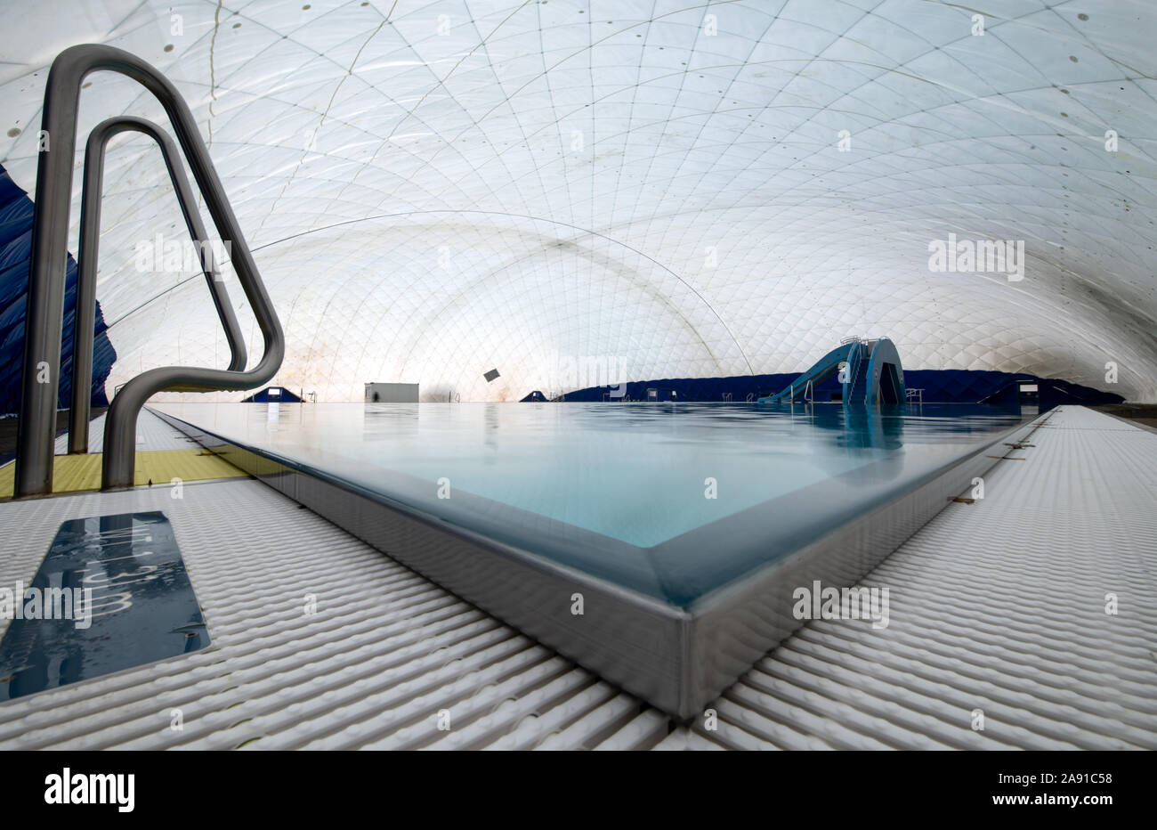 50 metre pools hi-res stock photography and images - Alamy