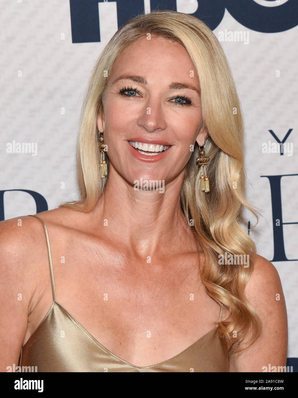 November 11, 2019, Beverly Hills, California, USA: Elaine Irwin attends ...
