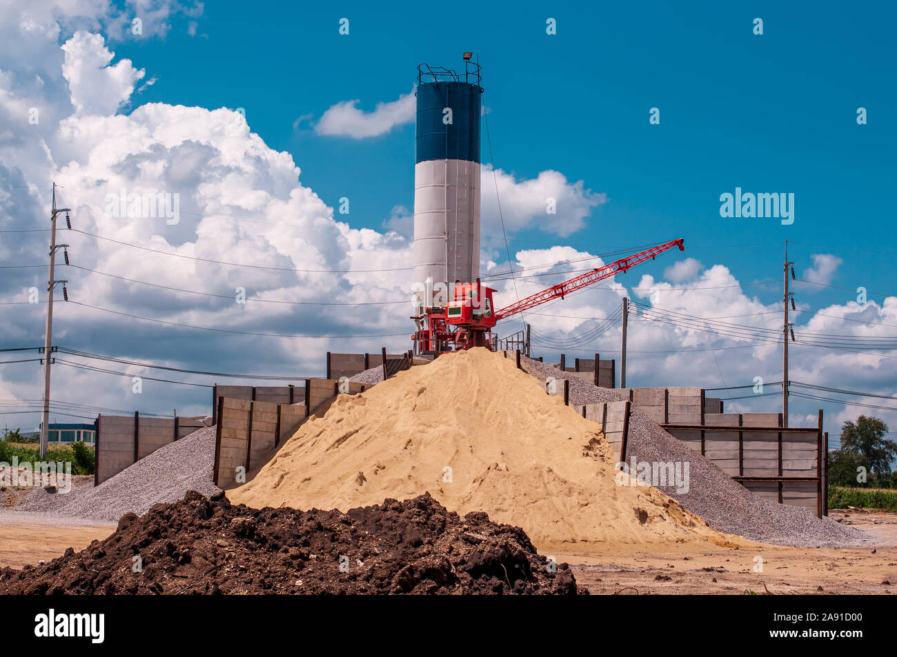 Concrete mixing silo, site construction facilities, Mortar, stone and ...