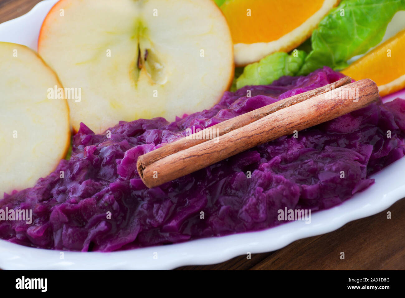 Red cabbage and winter spices Stock Photo - Alamy