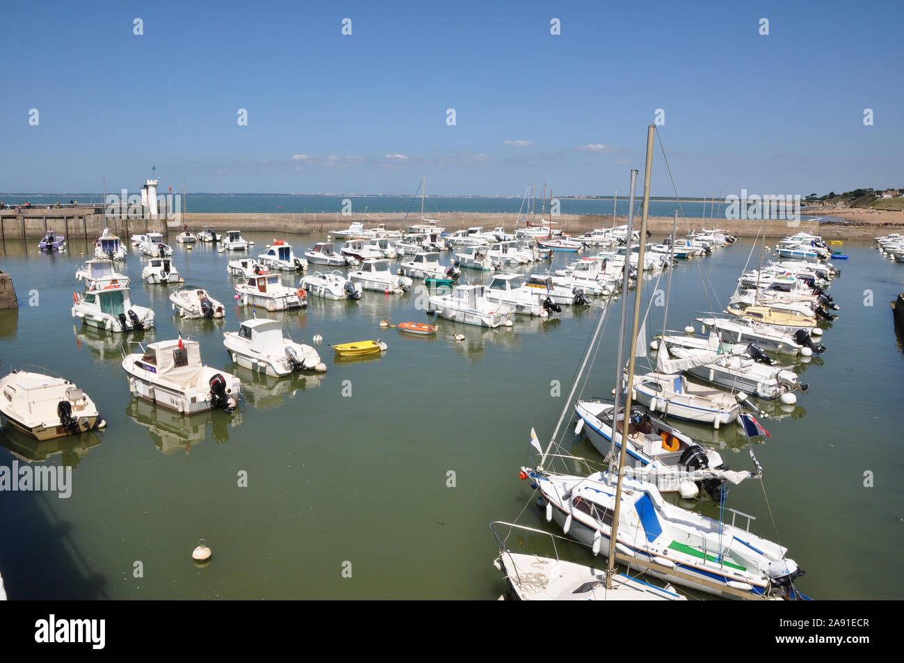 Boats in harbour, Tharon beach, Loire Atlantique Stock Photo - Alamy