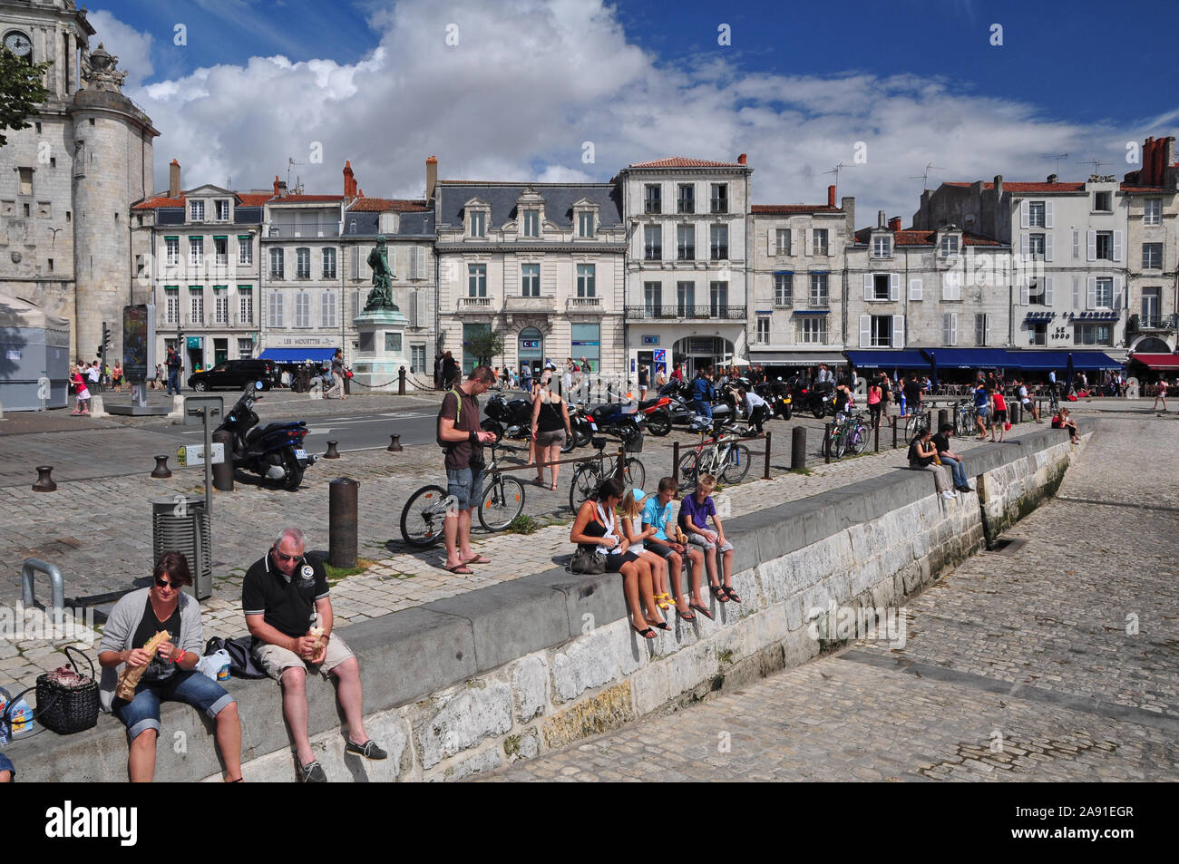 Tour de la chaine in la rochelle hi-res stock photography and images ...