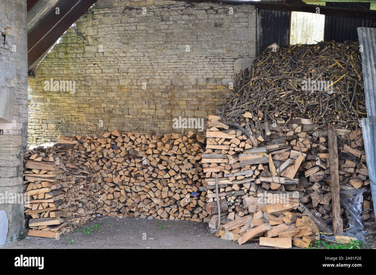 Wood store hi-res stock photography and images - Alamy