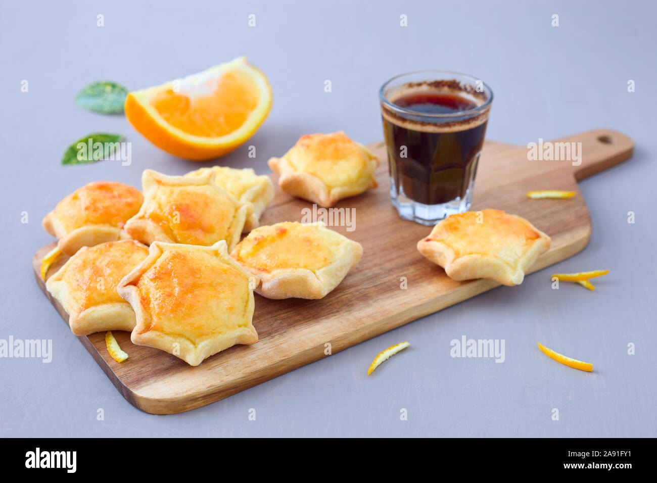 Pardule sarde typical Sardinian sweet Stock Photo - Alamy