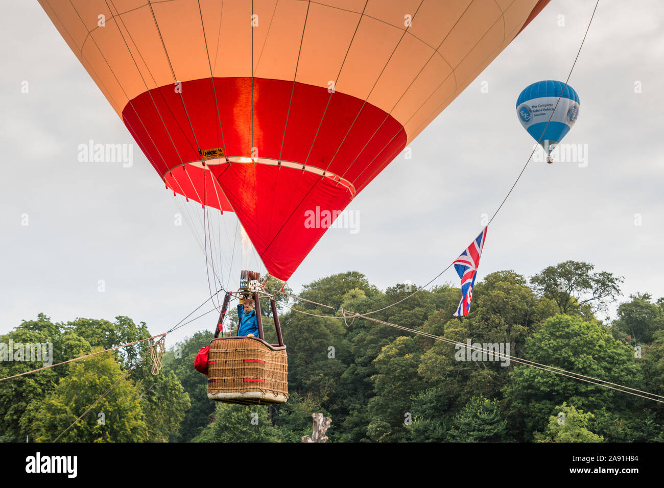 Mass ascent of hot air balloons from the launch site at Ashton Court ...