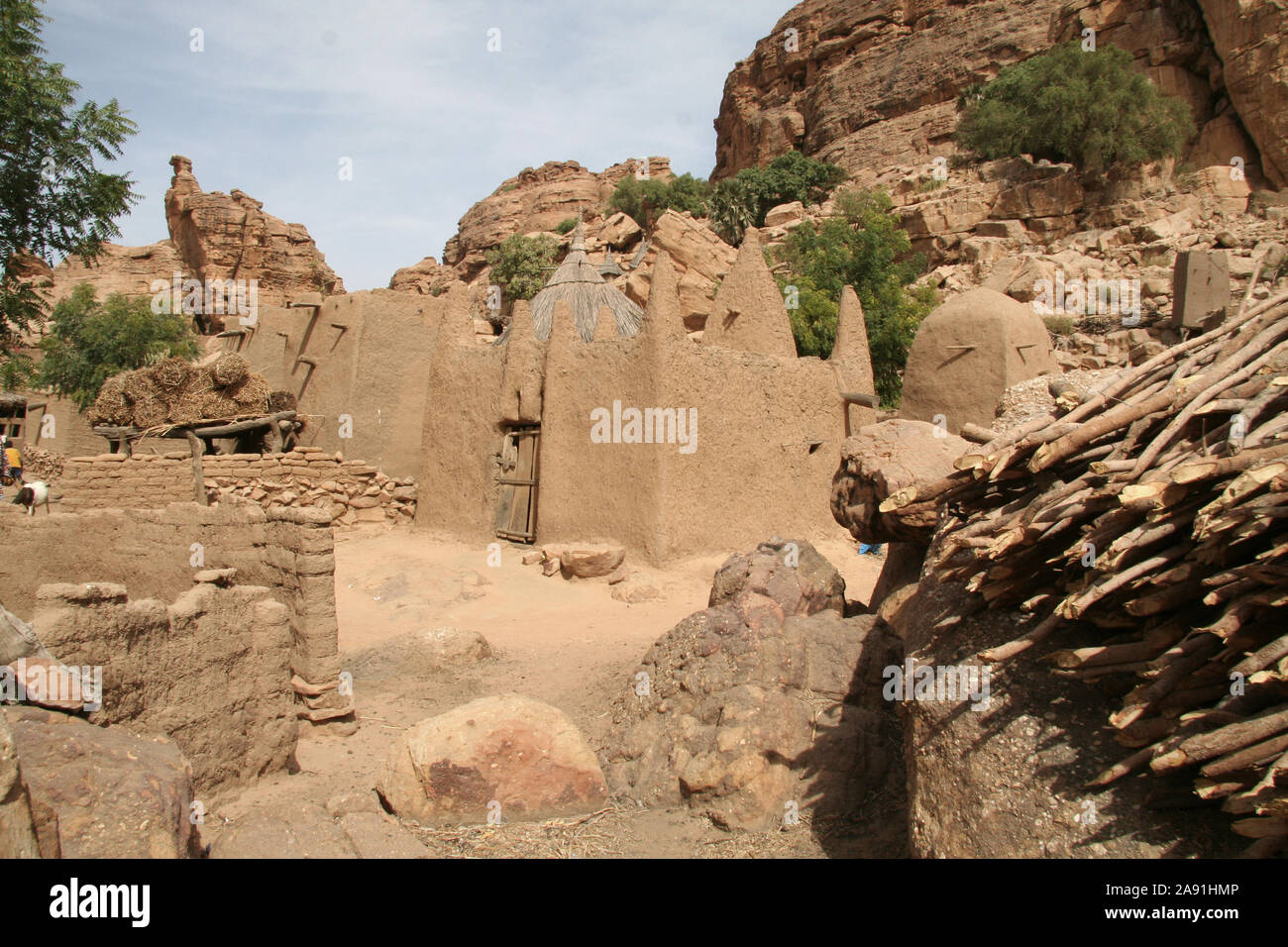 Dogon country : village of Dogo Stock Photo - Alamy