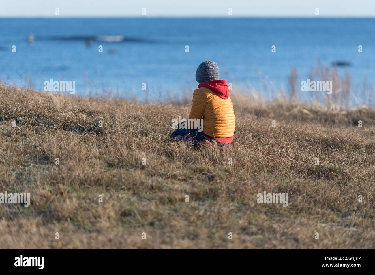 Child looking at the horizon hi-res stock photography and images - Alamy