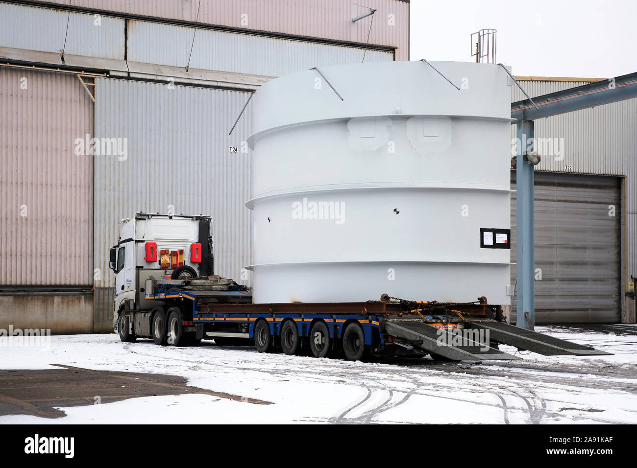 Abnormal loading hi-res stock photography and images - Alamy