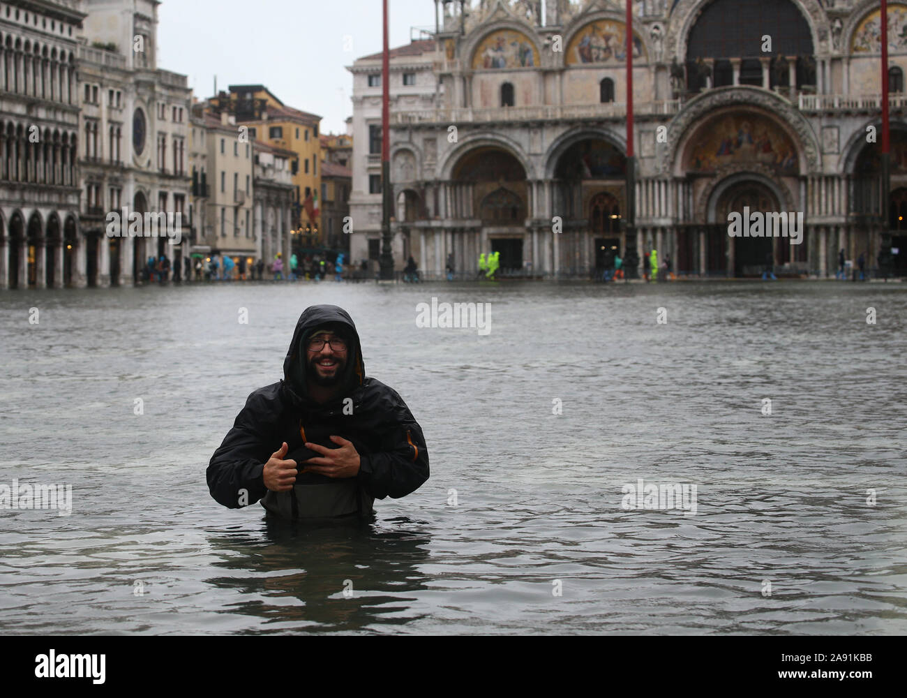 Venice, Italy. 12th Nov, 2019. The high water season begins in Venice ...